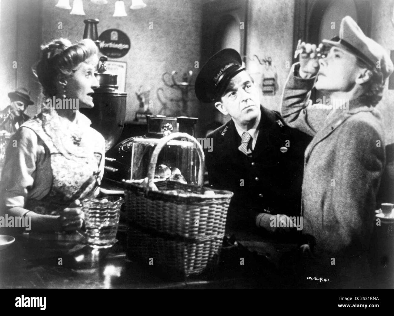 BRIEF ENCOUNTER JOYCE CAREY, STANLEY HOLLOWAY, CELIA JOHNSON, BRIEF ...