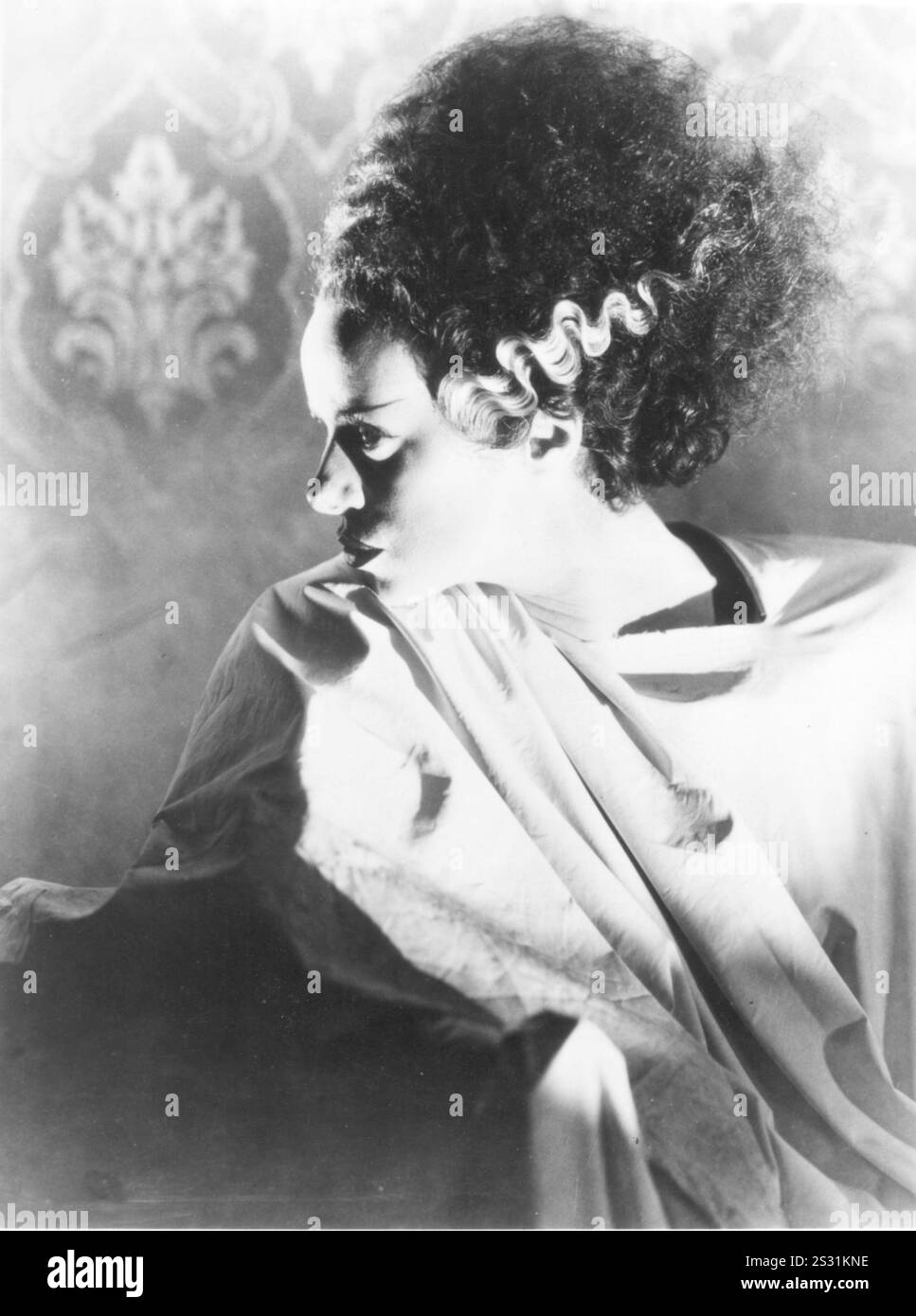 BRIDE OF FRANKENSTEIN ELSA LANCHESTER Date: 1935 Stock Photo - Alamy