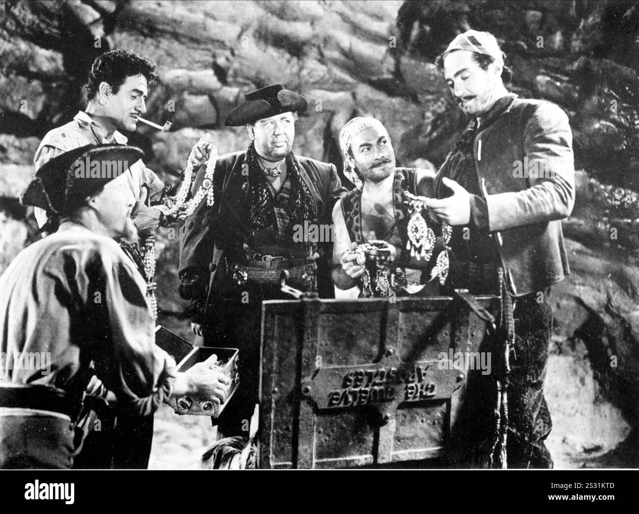 Gilbert roland hi-res stock photography and images - Alamy