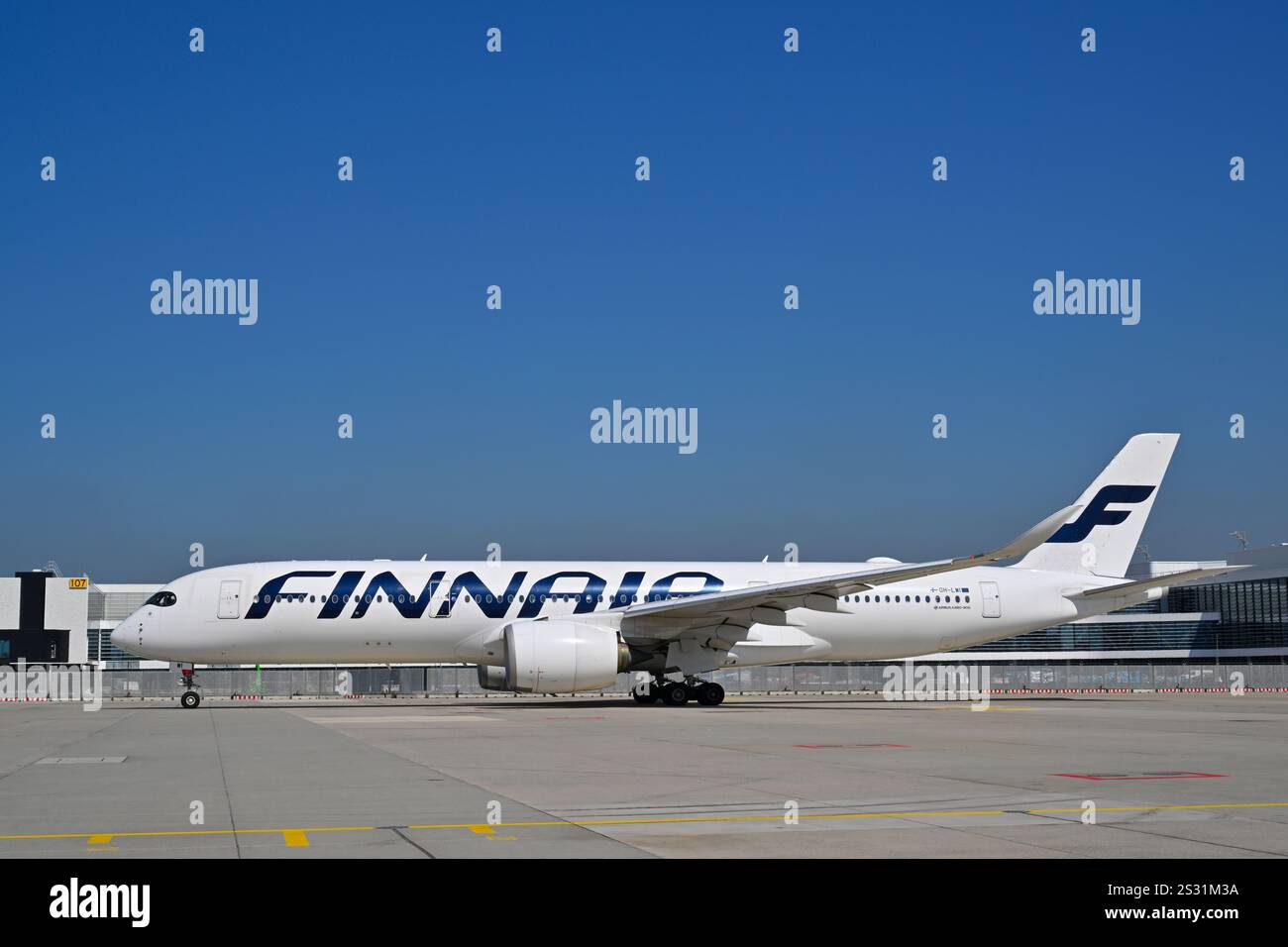Finnair, Finn Air, Airbus, A350, A350-900, roll out, Terminal 1, Tower ...
