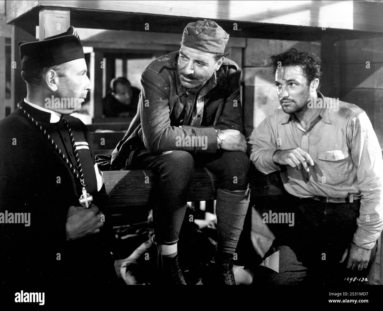 THE CROSS OF LORRAINE CEDRIC HARDWICKE, JOSEPH CALLEIA, GENE KELLY Date ...