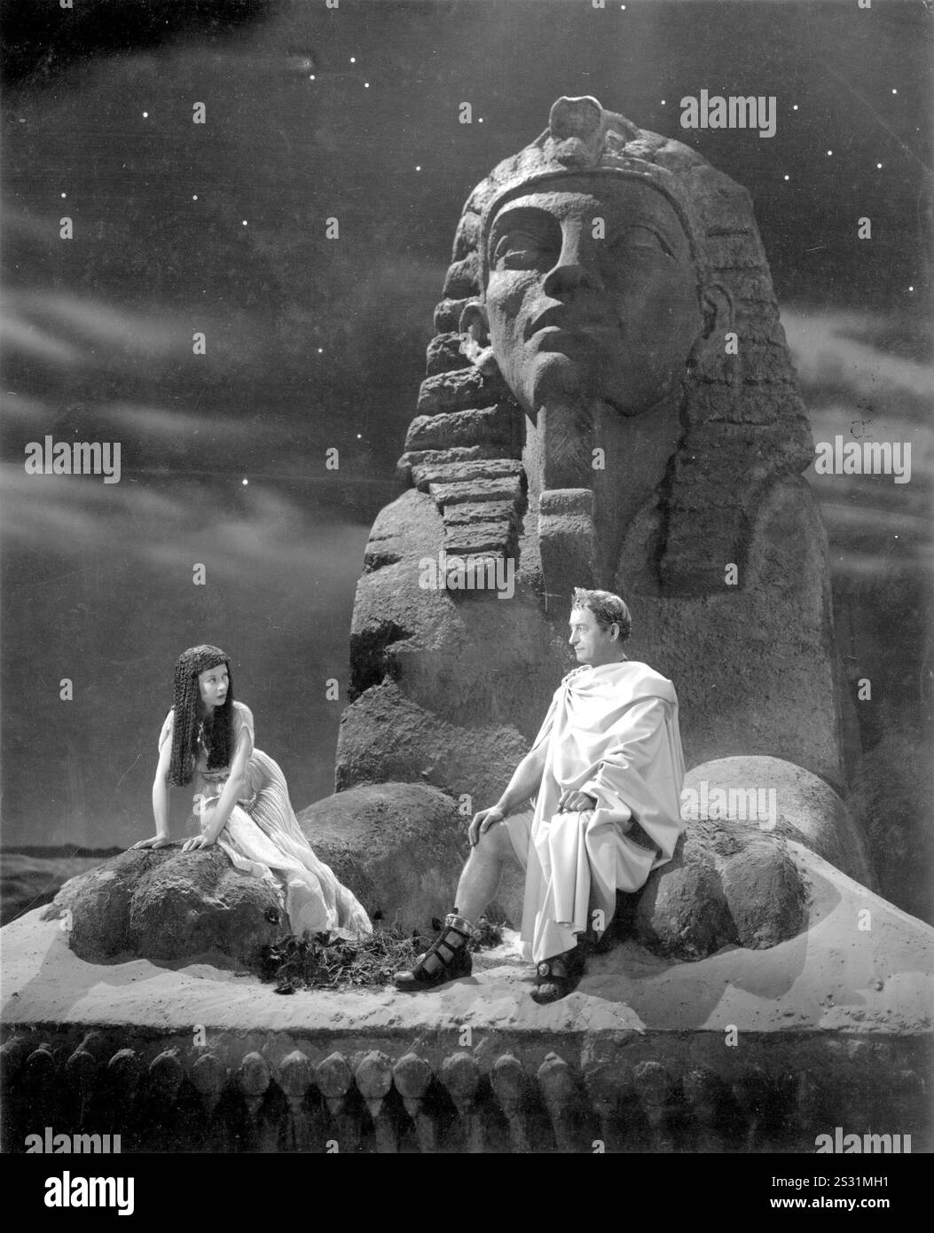 CAESAR AND CLEOPATRA RANK FILM ORG/TWO CITIES FIMS VIVIEN LEIGH as ...