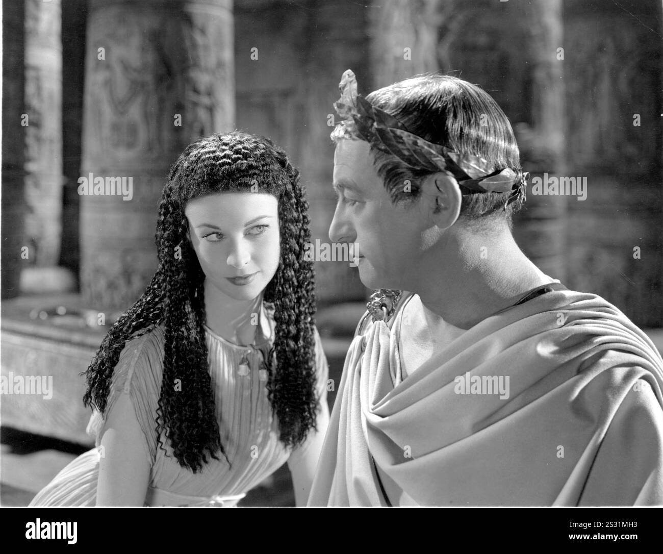CAESAR AND CLEOPATRA RANK FILM ORG/TWO CITIES FIMS VIVIEN LEIGH as ...