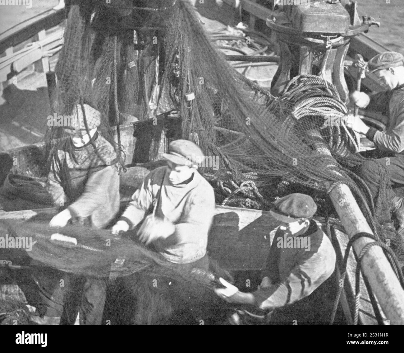 DRIFTERS DOCUMENTARY PICTURE FROM THE RONALD GRANT ARCHIVE GPO FILM ...