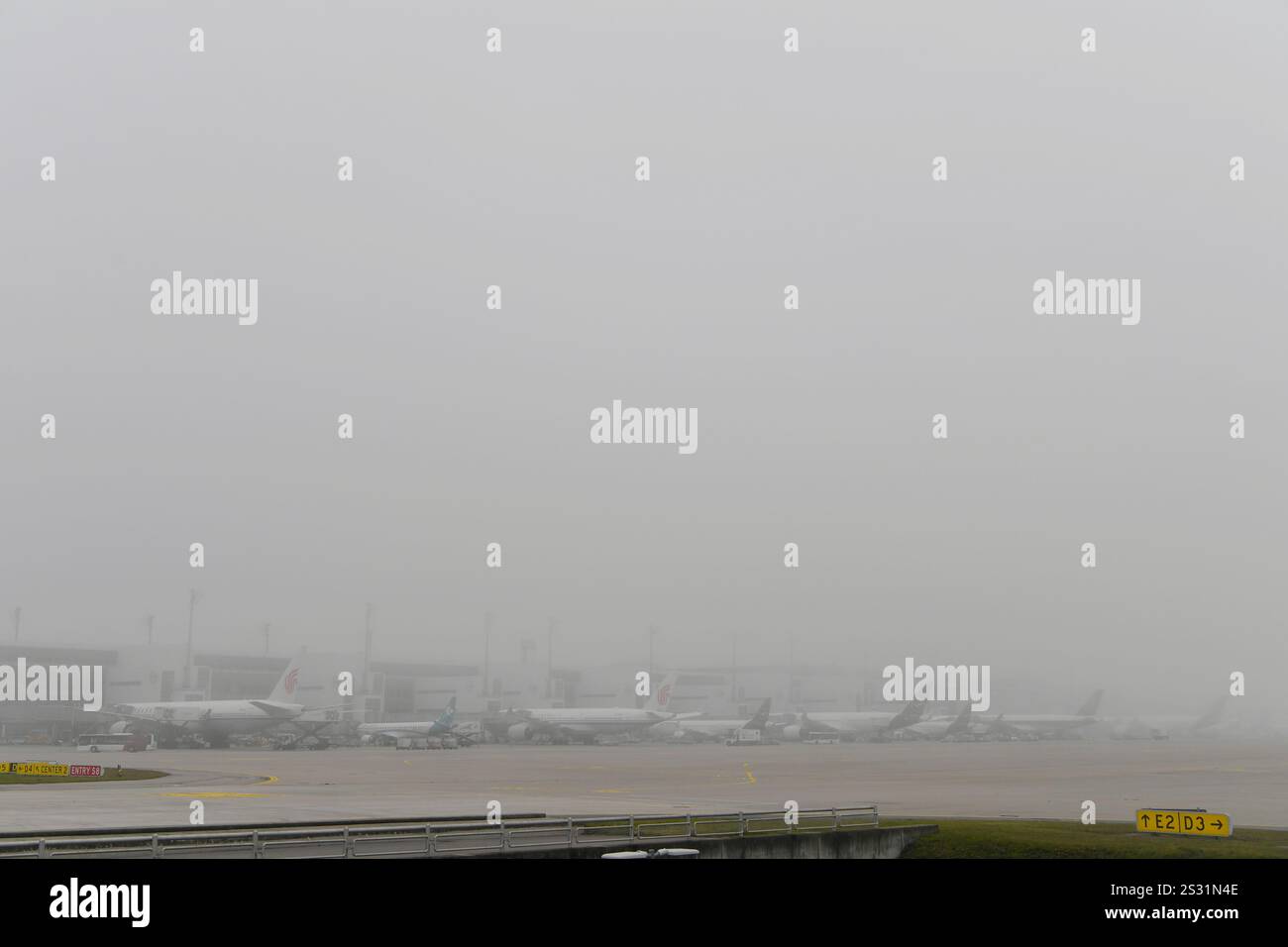 Aviation, Airfield, Traffic, Terminal 2, Fog, Foggy, limited vision ...