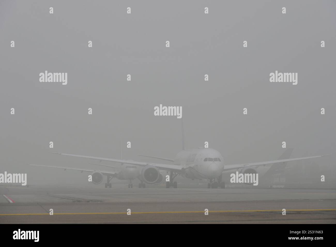 Aircraft, Traffic, Fog, Foggy, limited vision, Bad Weather Conditions ...