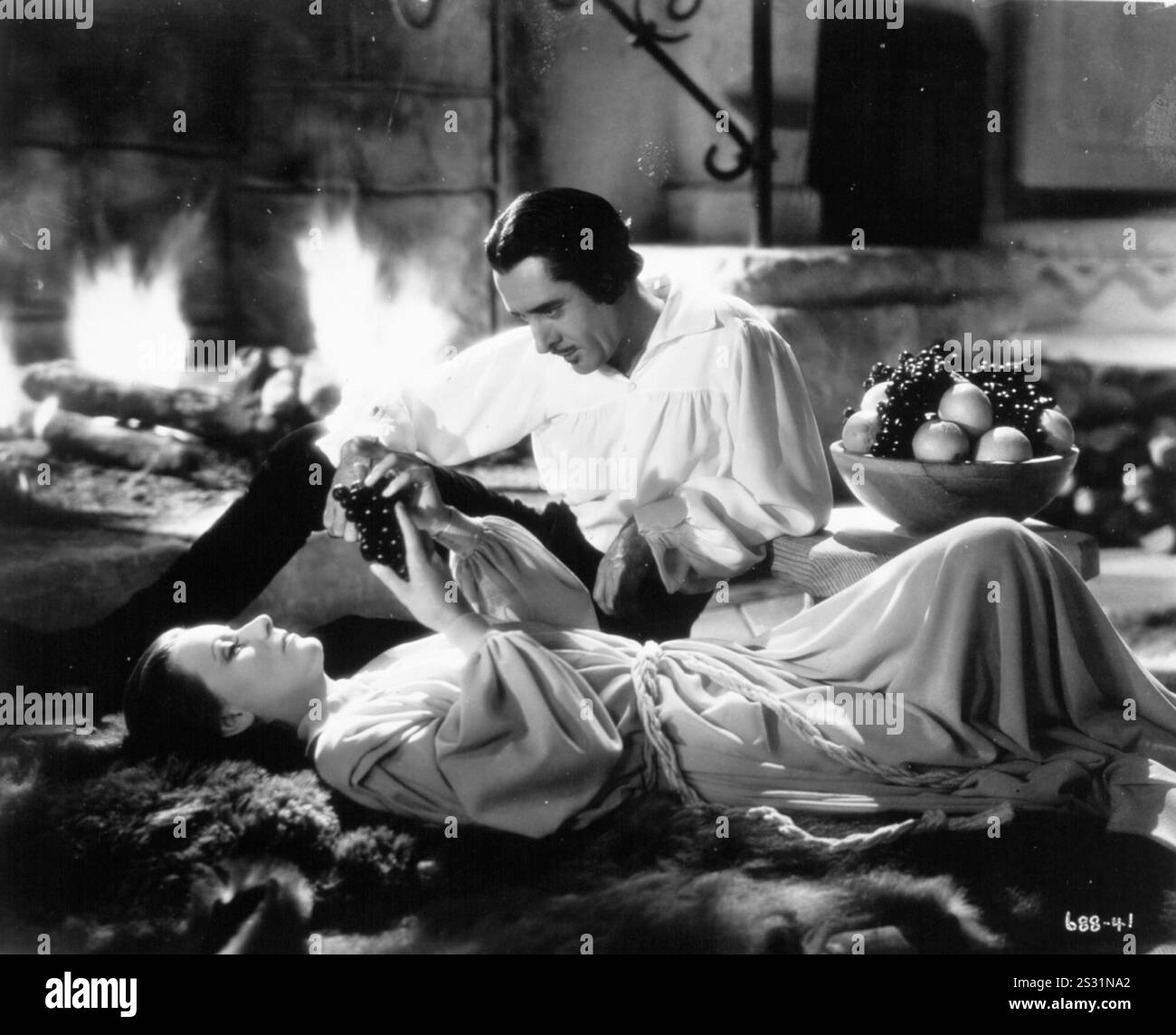 QUEEN CHRISTINA GRETA GARBO, JOHN GILBERT Date: 1933 Stock Photo - Alamy