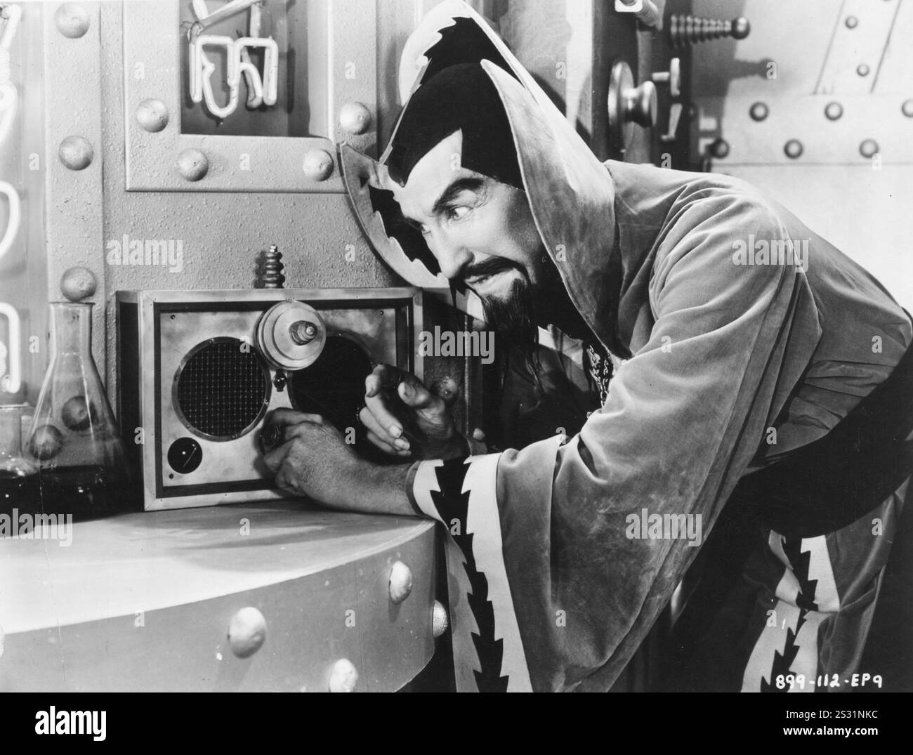 FLASH GORDON'S TRIP TO MARS [US 1938] CHARLES MIDDLETON AS MING A ...