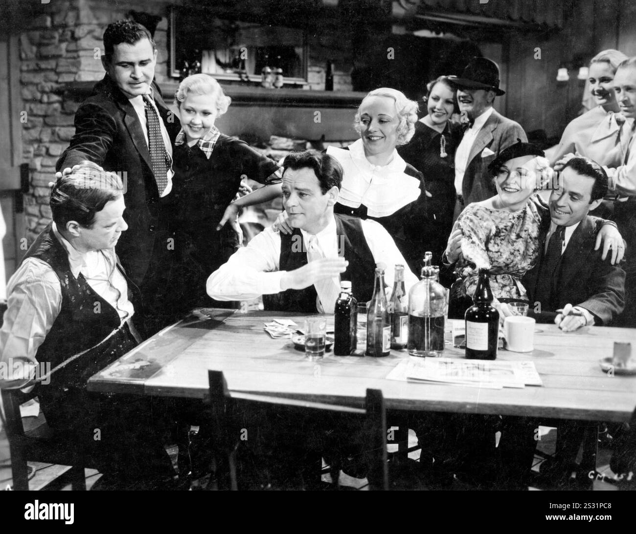 G-MEN WARNER BROS JAMES CAGNEY, tied up, BARTON MacLANE 2nd left ...
