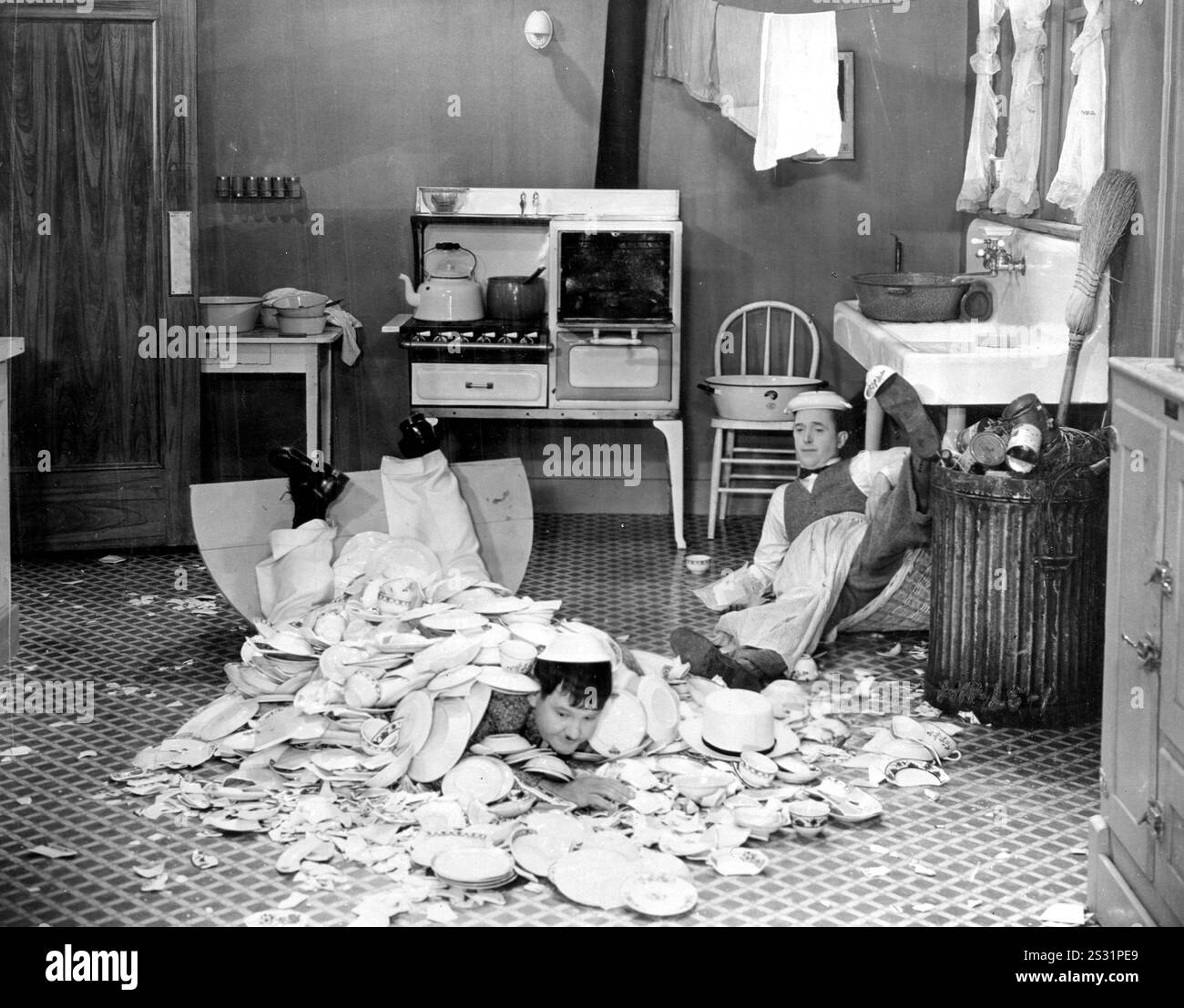 HELPMATES LAUREL AND HARDY Date: 1932 Stock Photo - Alamy