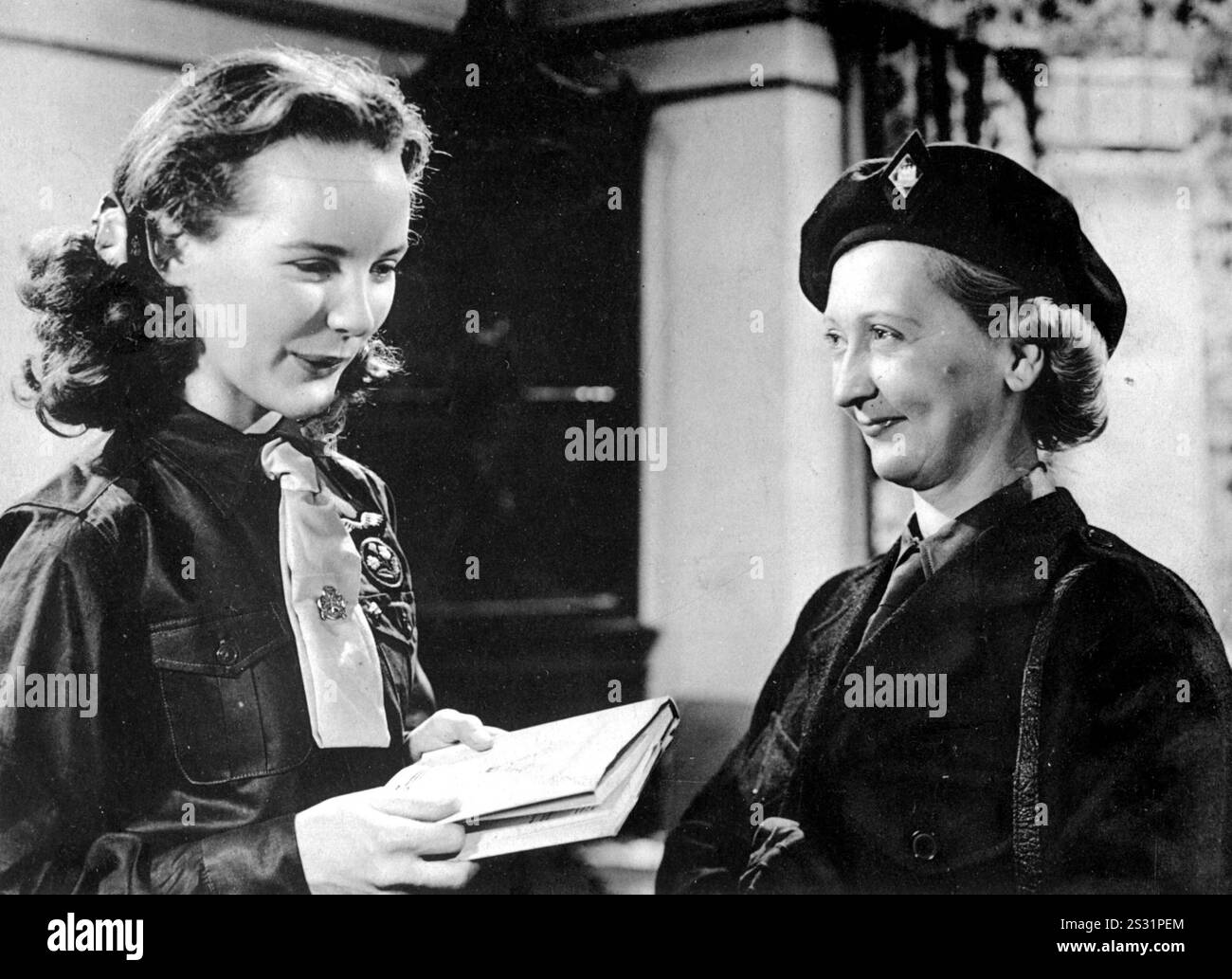 THE HUGGETTS ABROA PETULA CLARK, ESMA CANNON Date: 1949 Stock Photo - Alamy