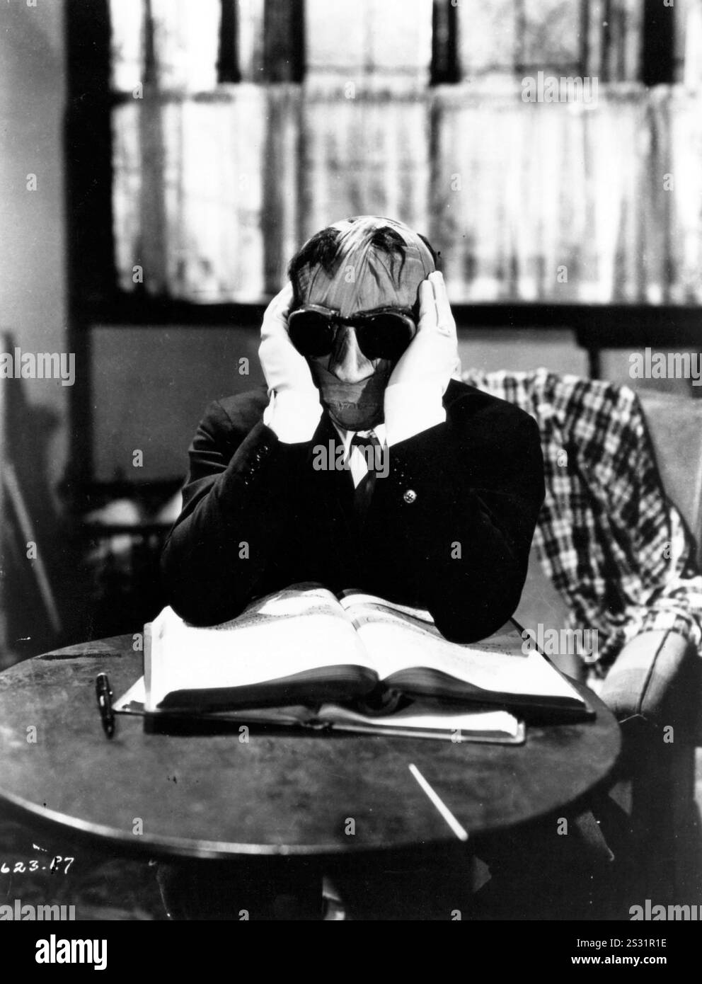 The invisible man and 1933 hi-res stock photography and images - Alamy