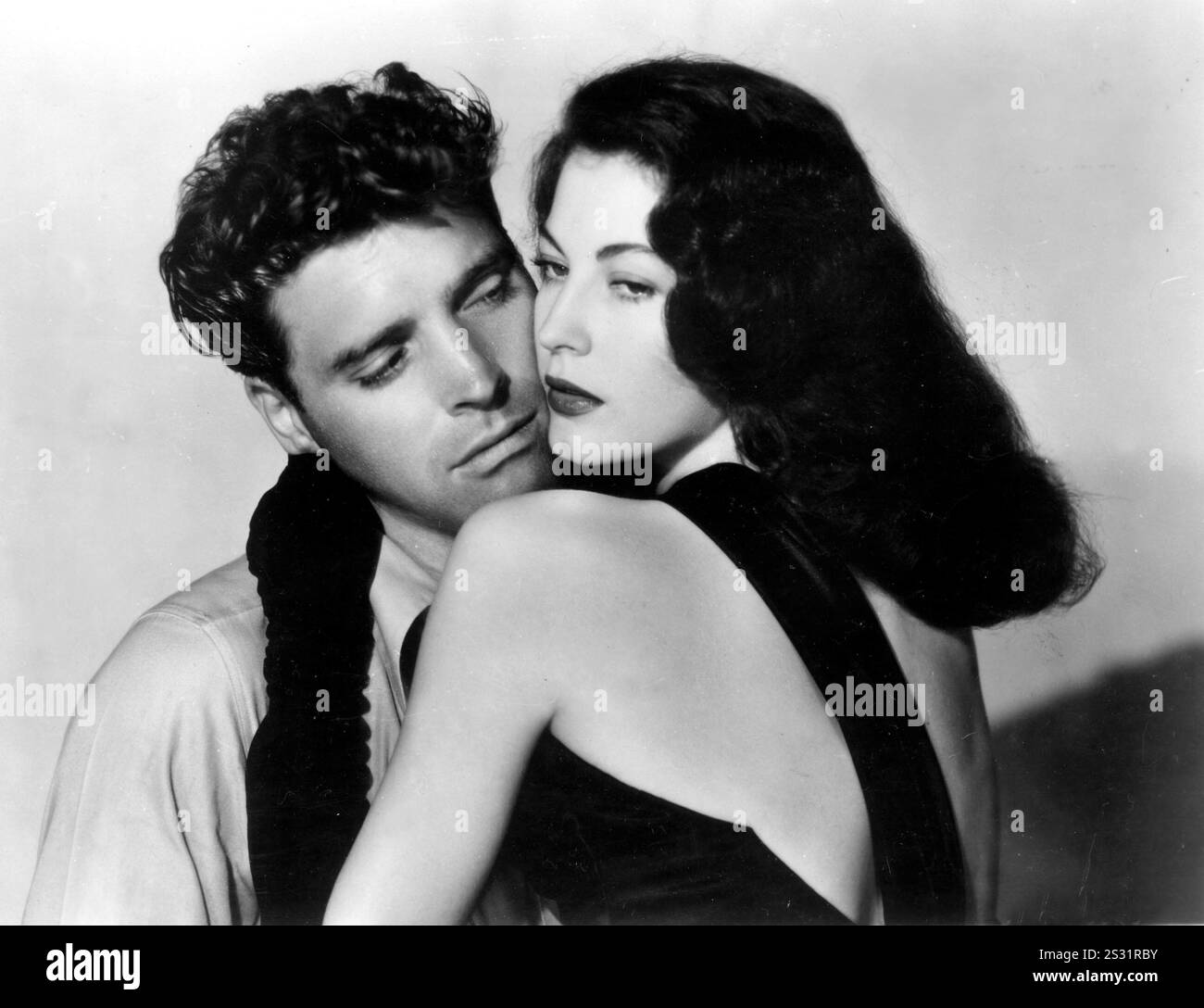 THE KILLERS UNIVERSAL PICTURES BURT LANCASTER, AVA GARDNER Date: 1946 ...