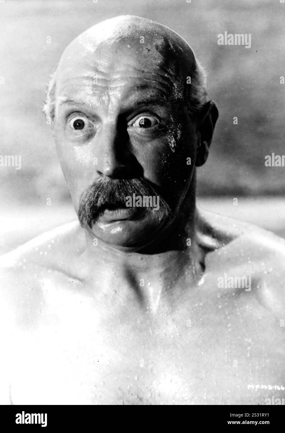 THE LIFE AND DEATH OF COLONEL BLIMP ROGER LIVESEY Date: 1943 Stock ...