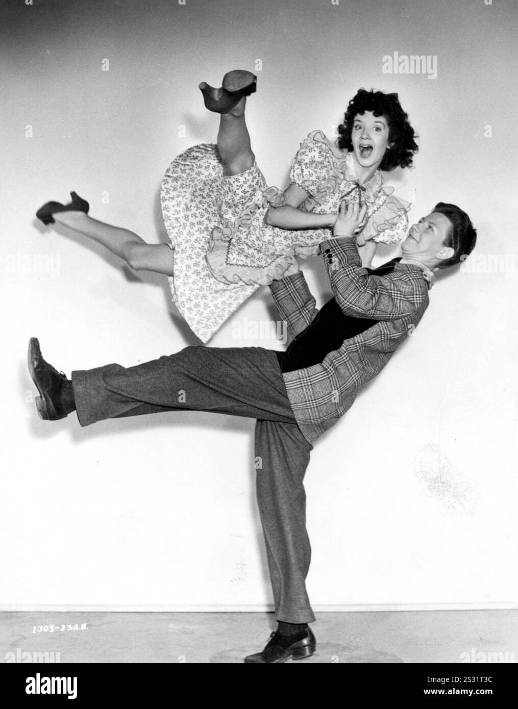 MISTER BIG [US 1945] PEGGY RYAN AND DONALD O'CONNOR JIVE DANCING ...