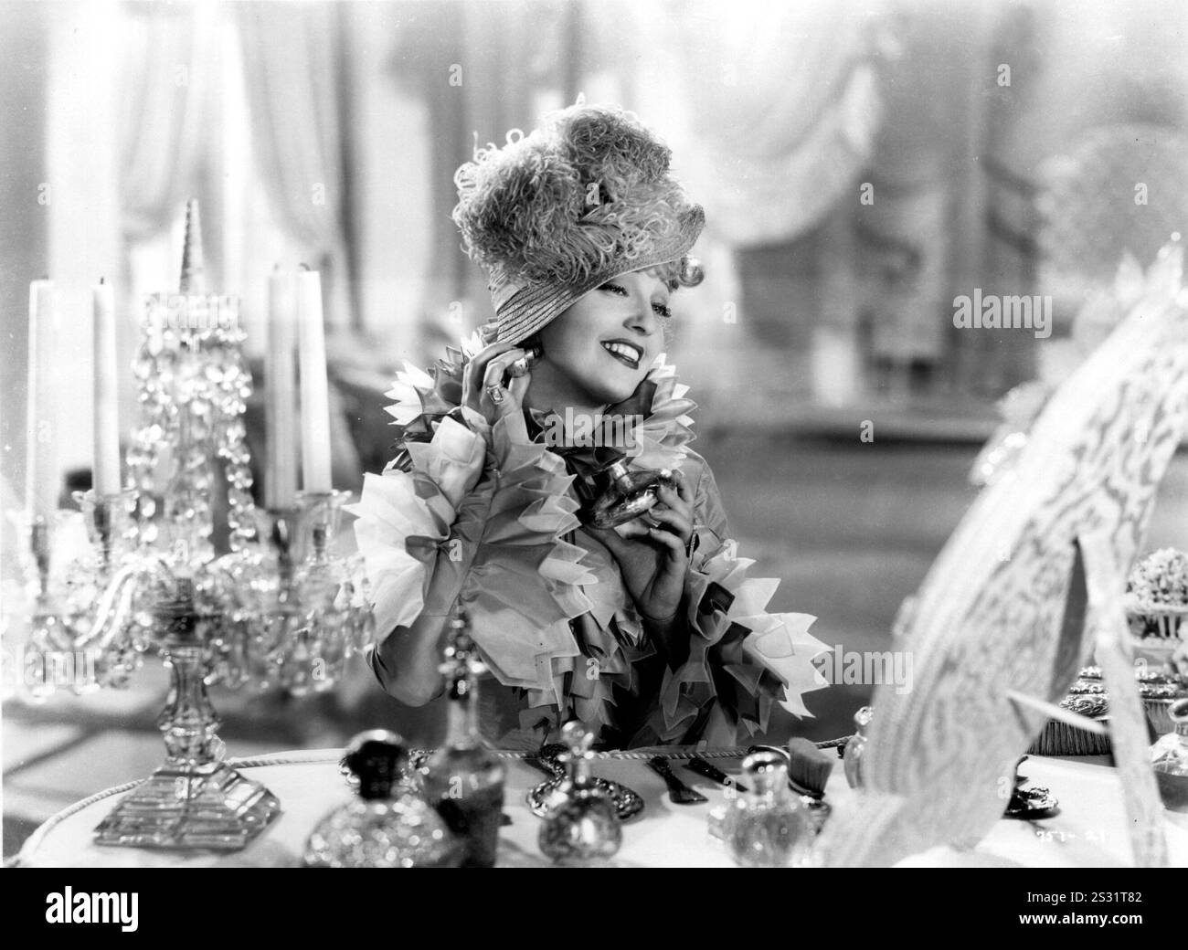 THE MERRY WIDOW MGM JEANETTE MacDONALD Date: 1934 Stock Photo - Alamy