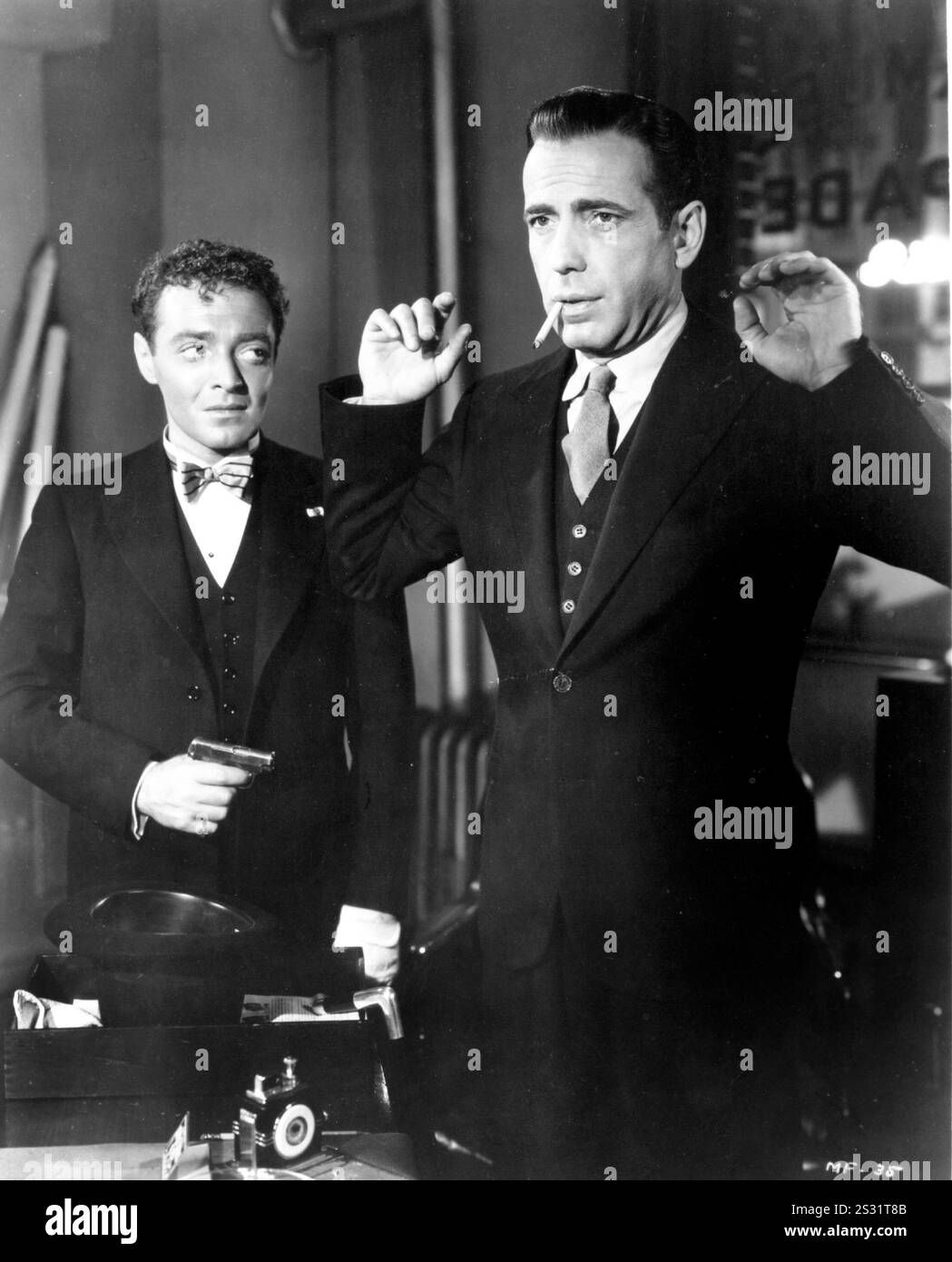 THE MALTESE FALCON PETER LORRE, HUMPHREY BOGART Date: 1941 Stock Photo ...