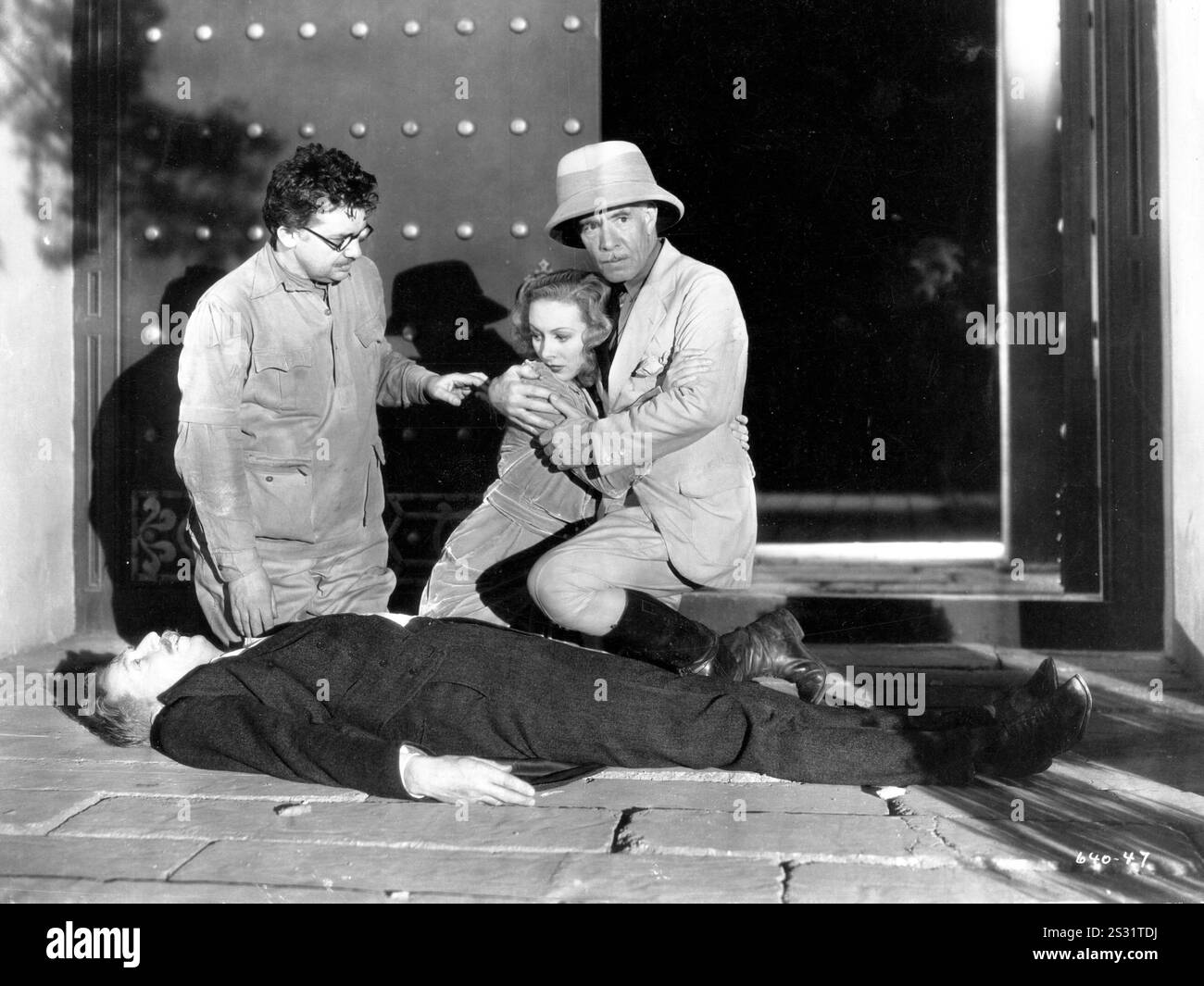 THE MASK OF FU MANCHU JEAN HERSHOLT, KAREN MORELY, LEWIS STONE AND ...