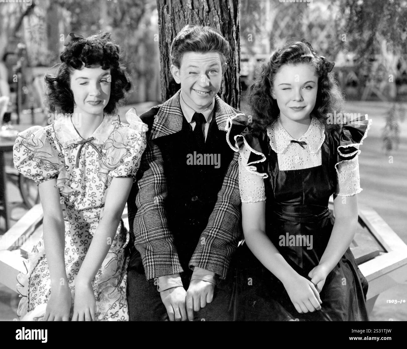 MISTER BIG (US1943) DONALD O'CONNOR, PEGGY RYAN, GLORIA JEAN WINKING ...