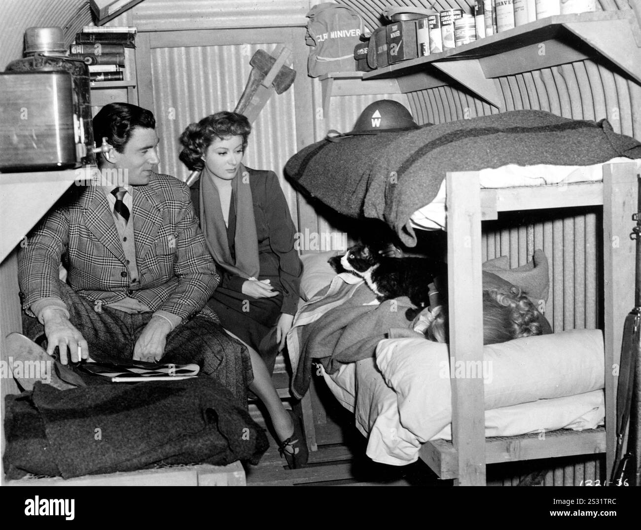 MRS MINIVER GREER GARSON, WALTER PIDGEON Date: 1942 Stock Photo - Alamy