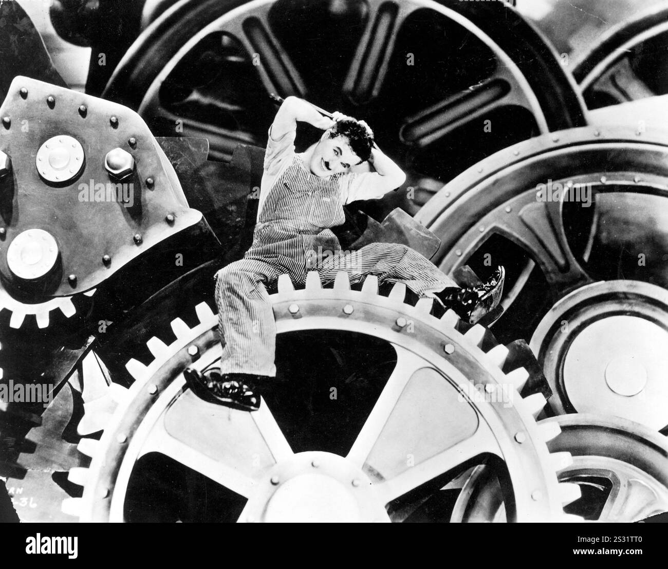MODERN TIMES CHARLIE CHAPLIN Date: 1936 Stock Photo - Alamy