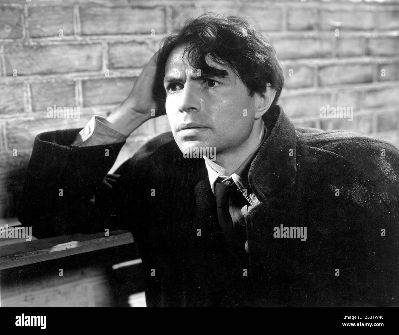 ODD MAN OUT JAMES MASON Date: 1947 Stock Photo - Alamy