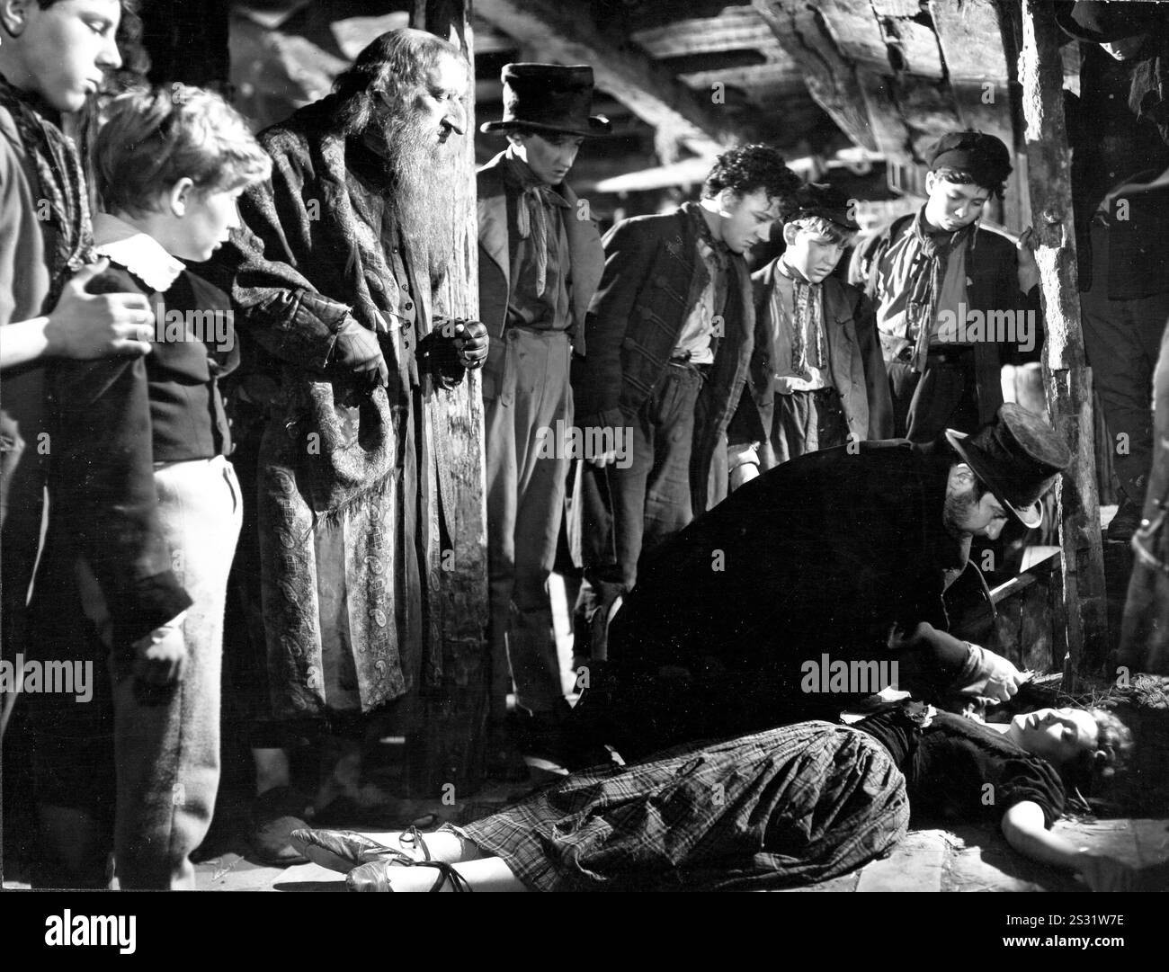 OLIVER TWIST (BR 1948) JOHN HOWARD DAVIES (Oliver), ALEC GUINNESS ...