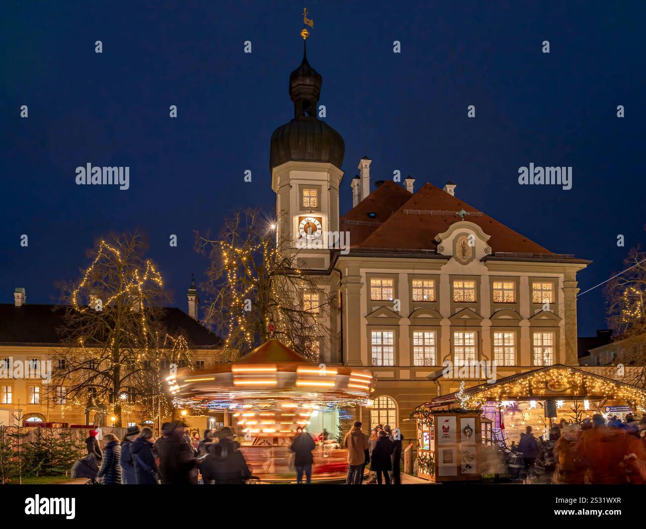 Christkindlmarkt auf dem Kapellplatz, Altötting, Bayern, Deutschland ...