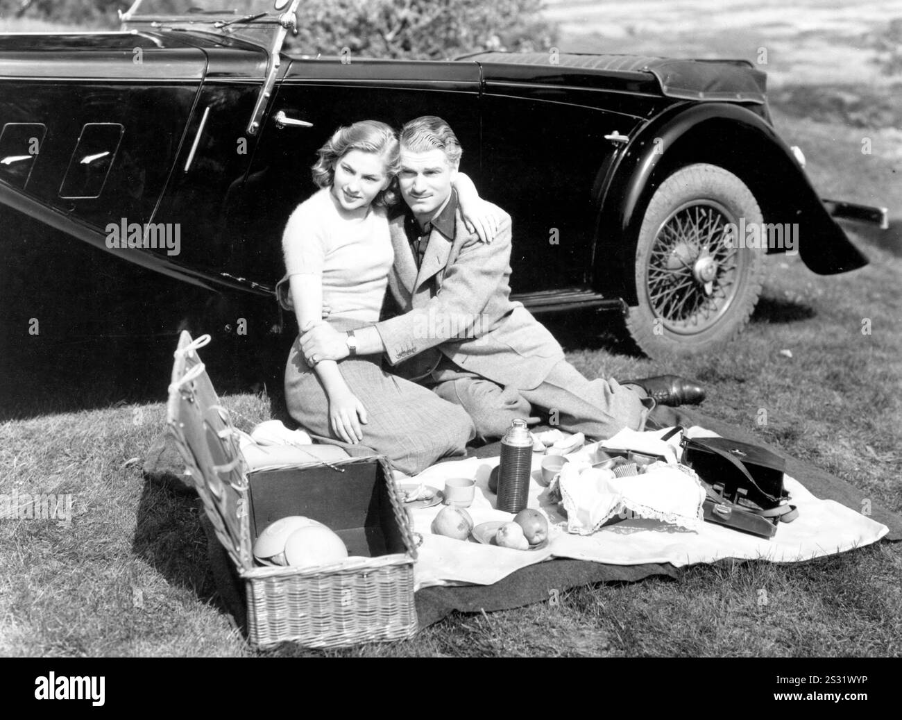 Rebecca 1940 joan fontaine hi-res stock photography and images - Alamy