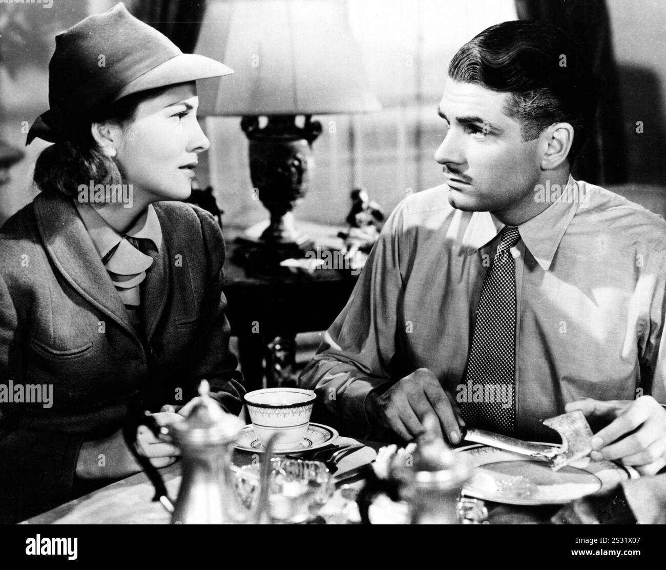 Rebecca 1940 joan fontaine hi-res stock photography and images - Alamy