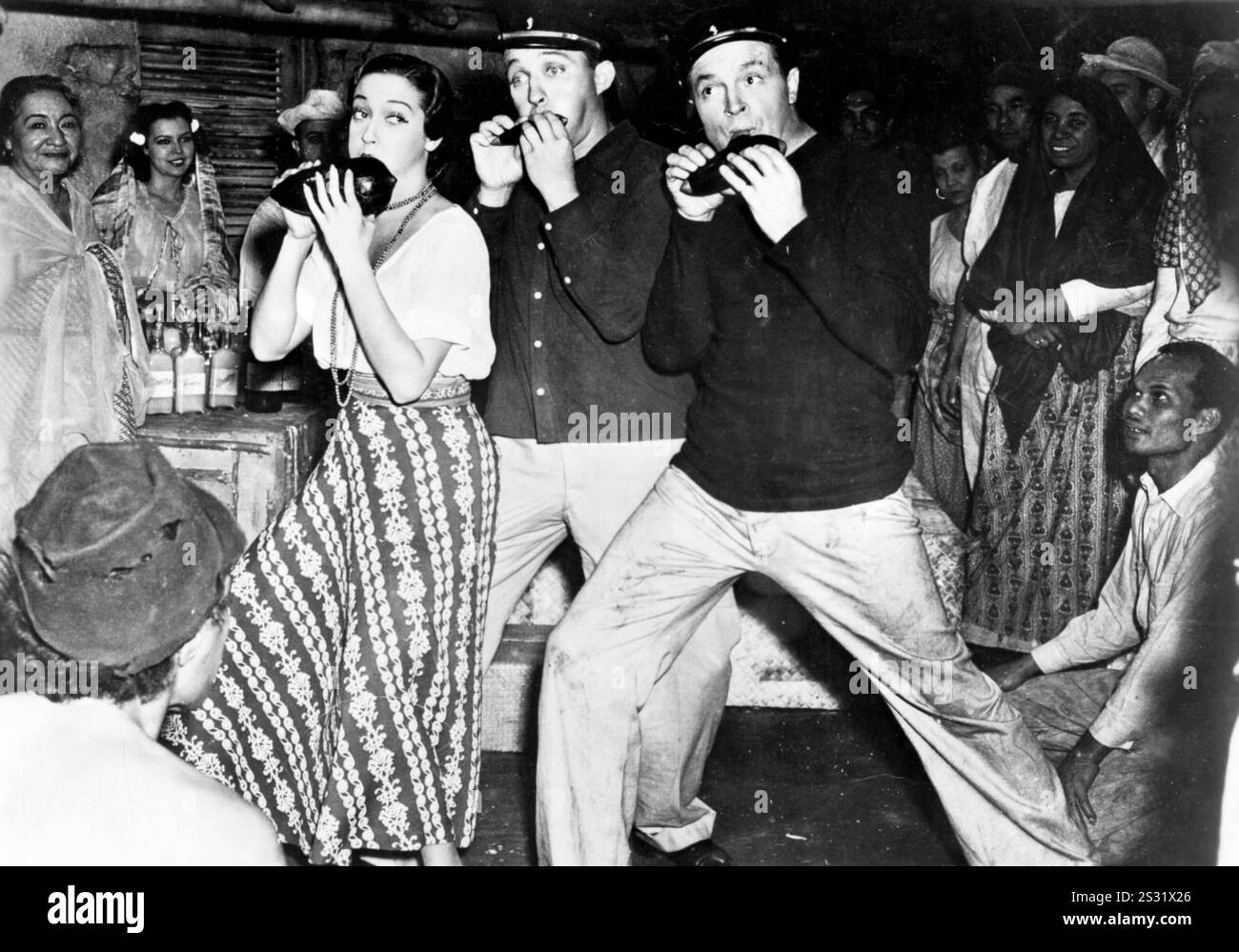 THE ROAD TO SINGAPORE Dorothy Lamour, Bing Crosby and Bob Hope Date ...