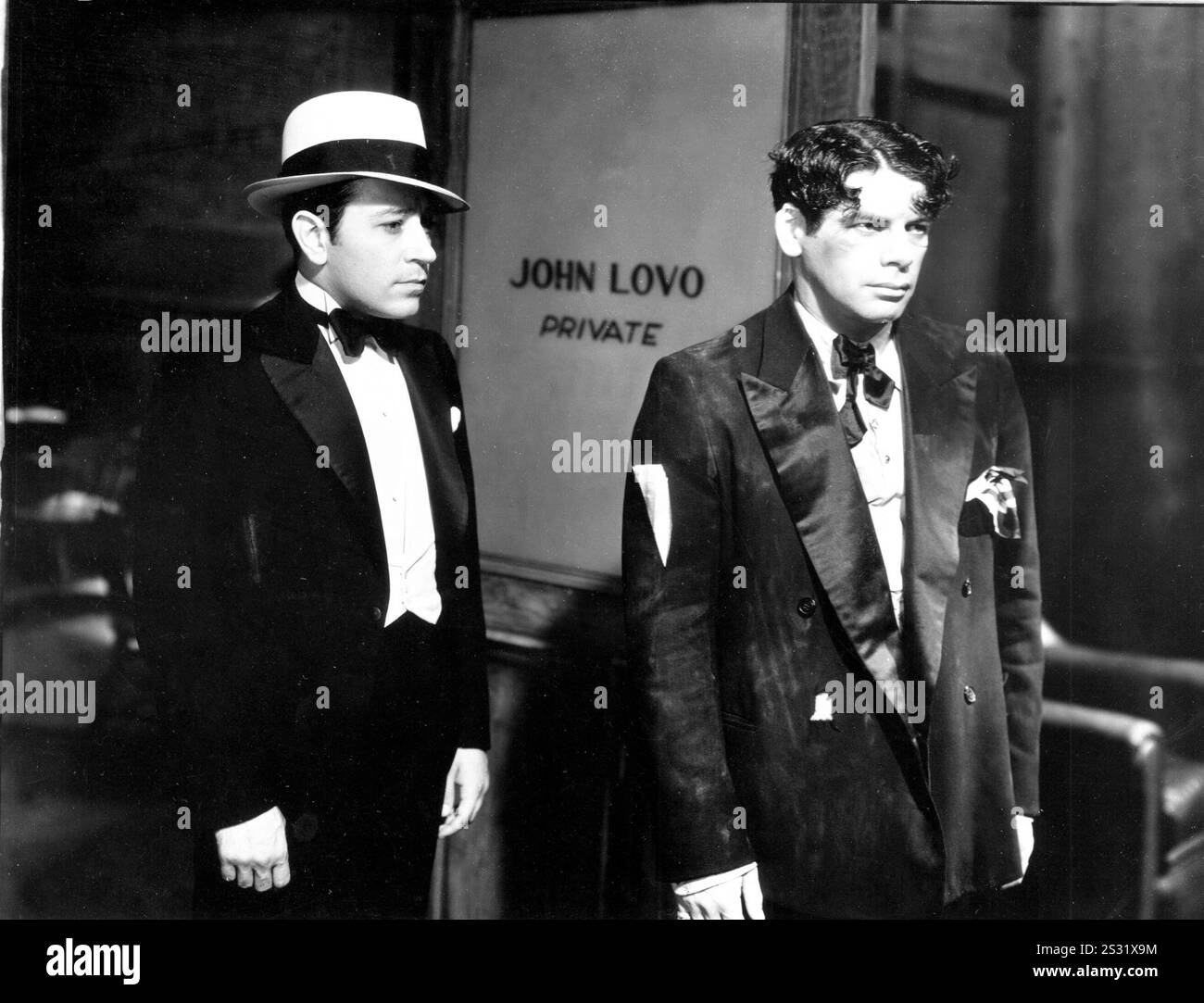 SCARFACE George Raft, Paul Muni Date: 1932 Stock Photo - Alamy