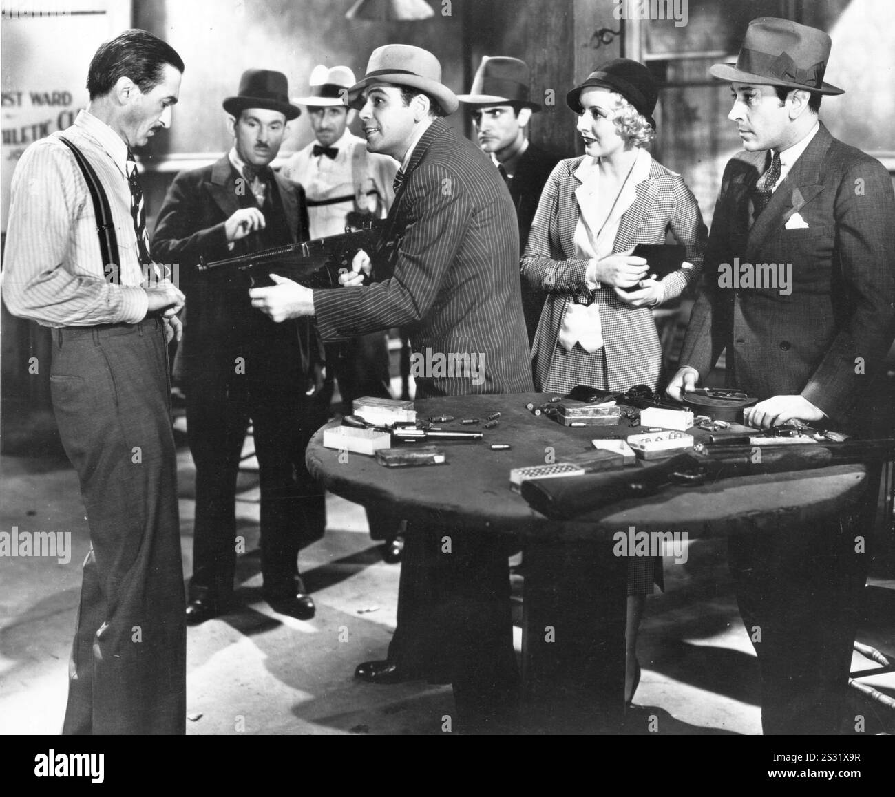 SCARFACE VINCE BARNETT, PAUL MUNI, KAREN MORLEY AND GEORGE RAFT PICTURE ...