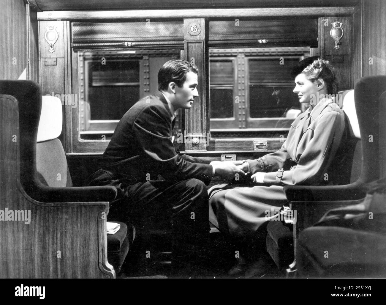 SPELLBOUND GREGORY PECK, INGRID BERGMAN Date: 1945 Stock Photo - Alamy