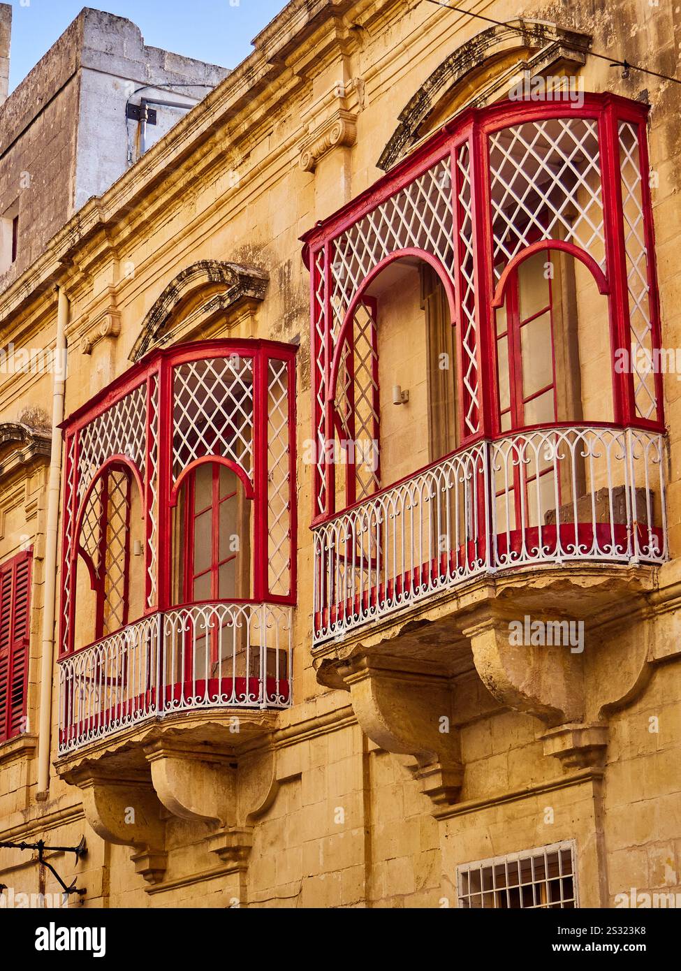 Maltese architecture typical houses malta hi-res stock photography and ...
