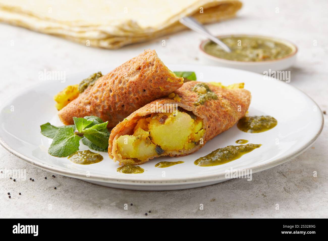 Dosas hi-res stock photography and images - Alamy