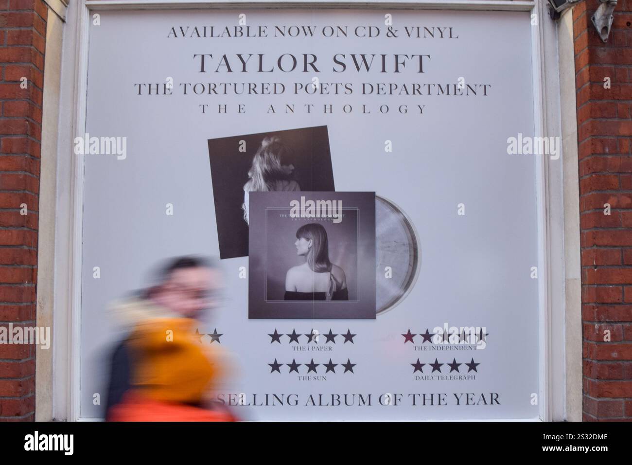 Taylor swift album hi-res stock photography and images - Alamy