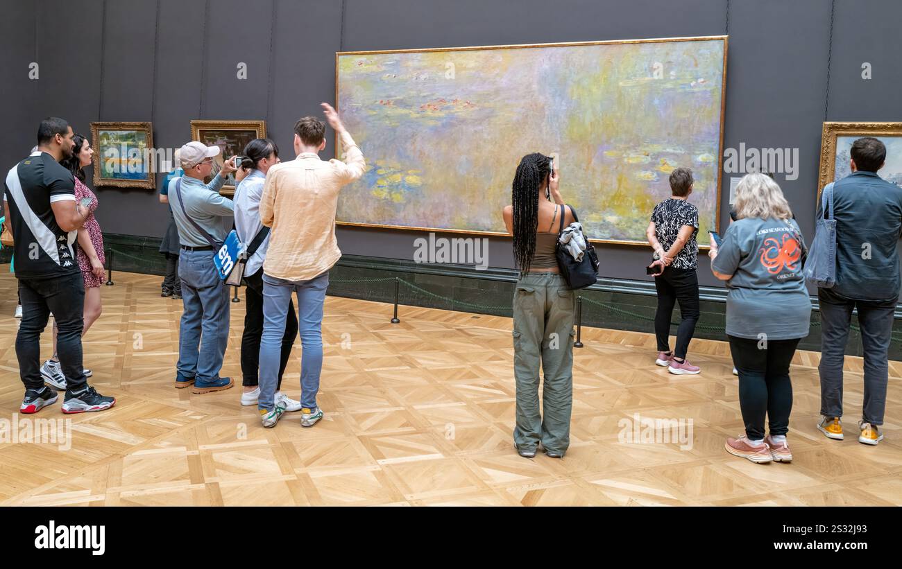 London, UK - 8 April 2024: The National Gallery in Trafalgar square ...