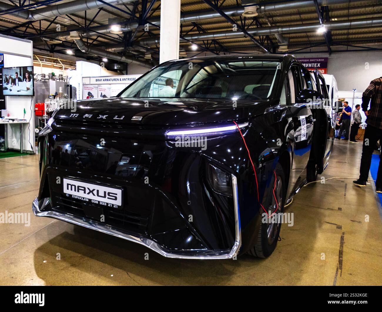 Stylish Black MAXUS Electric Vehicle Stock Photo - Alamy