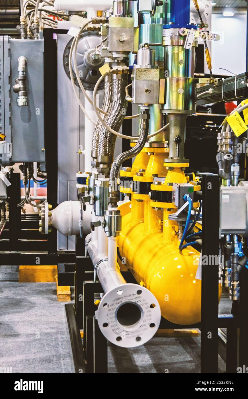 System for autonomous and backup gas supply with liquefied hydrocarbon ...