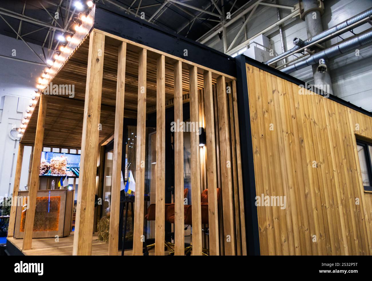 Modern modular wooden house. Front of the house Stock Photo - Alamy