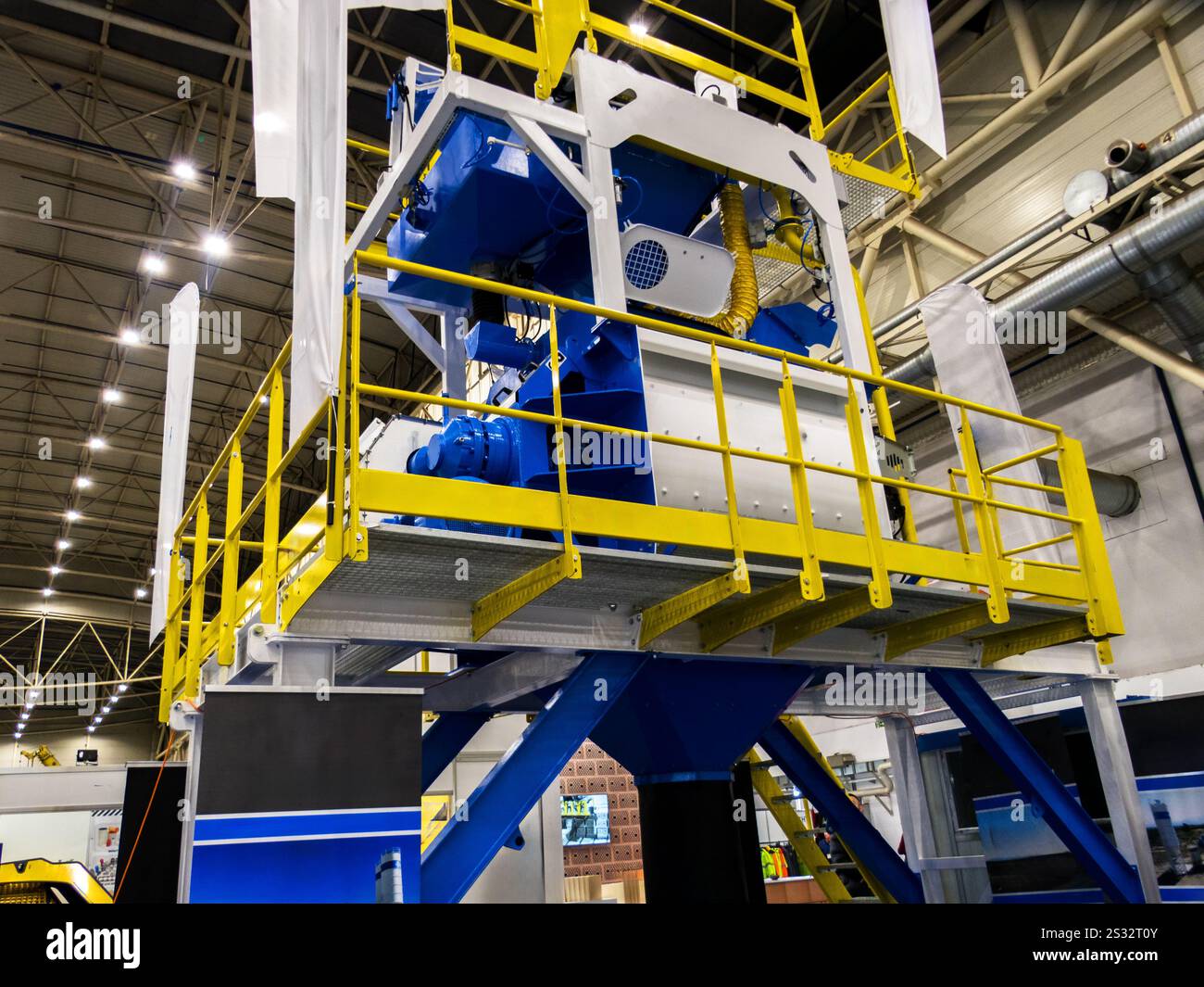 Concrete mixing unit hi-res stock photography and images - Alamy