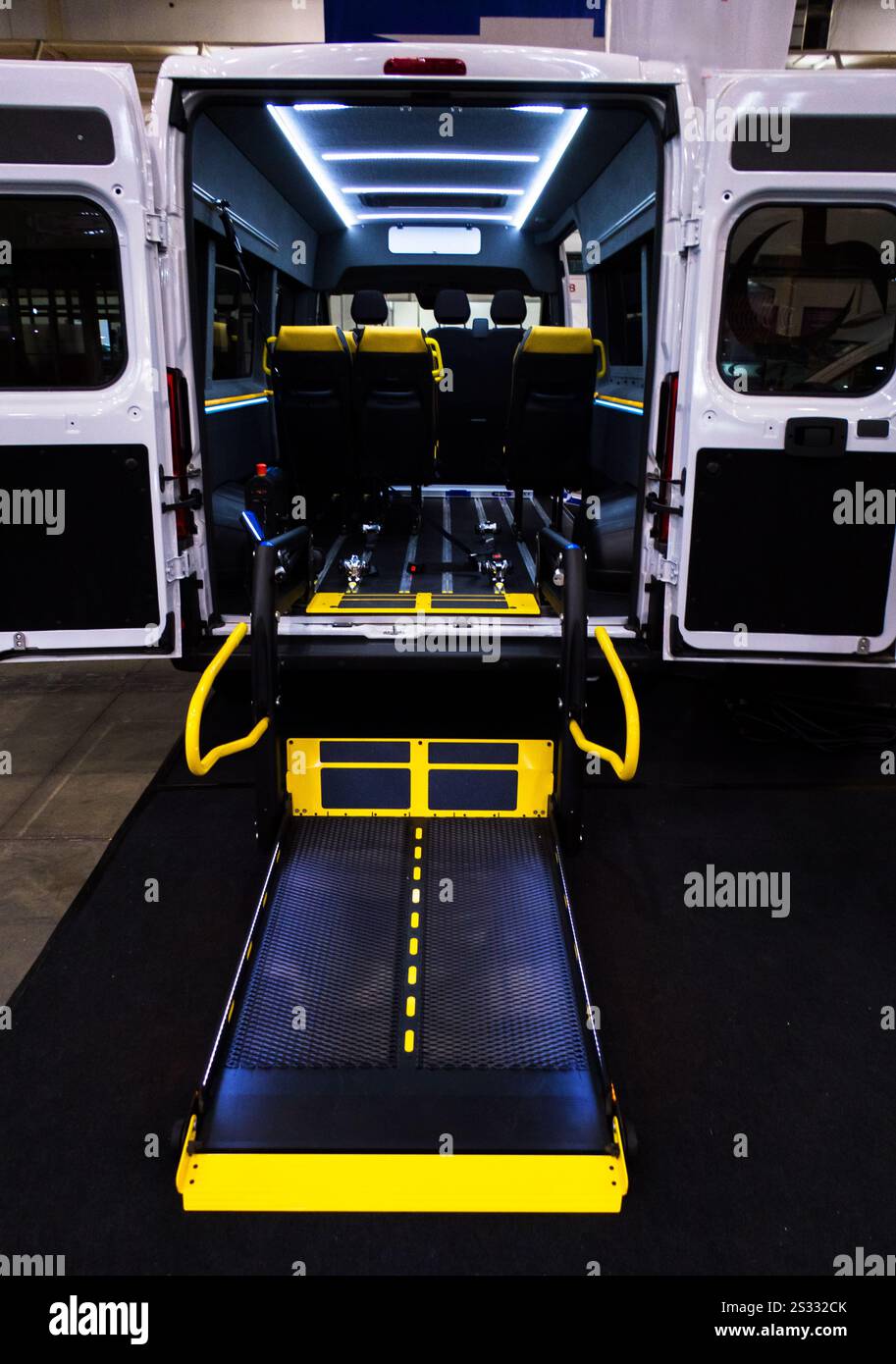 Inclusive transport. A lifting mechanism in the passenger compartment ...