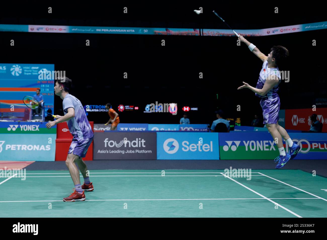 Kuala Lumpur, Malaysia. 08th Jan, 2025. Liang Wei Keng (R) and Wang ...