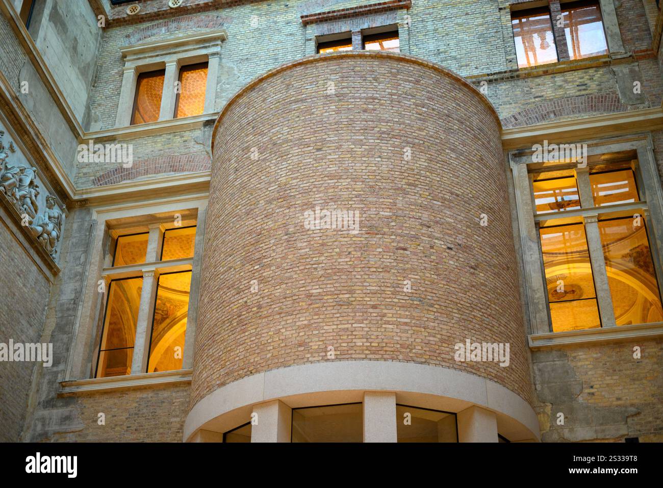 Neues Museum, New Museum in Museum Island complex in historic center of ...