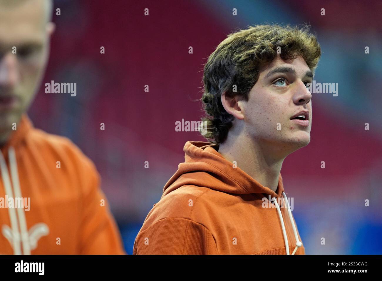 ATLANTA, GA - JANUARY 01: Quarterback Arch Manning #16 of the Texas ...