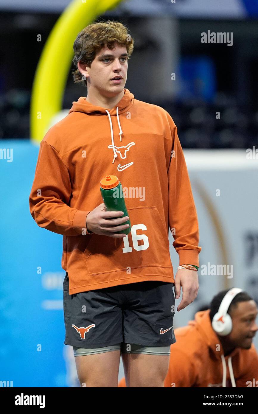 ATLANTA, GA - JANUARY 01: Quarterback Arch Manning #16 of the Texas ...