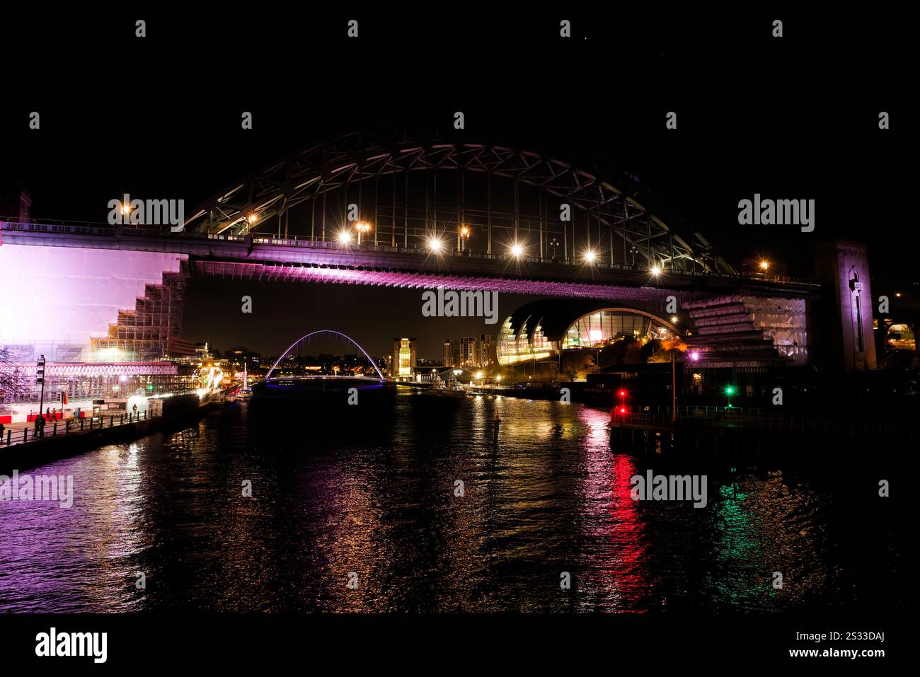 Under the tyne bridge hi-res stock photography and images - Alamy