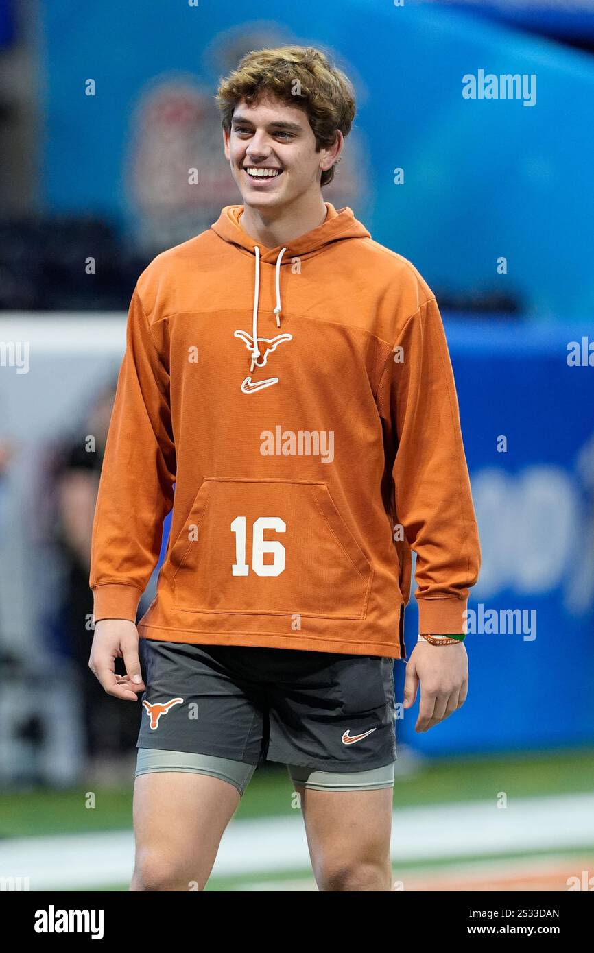 ATLANTA, GA - JANUARY 01: Quarterback Arch Manning #16 of the Texas ...