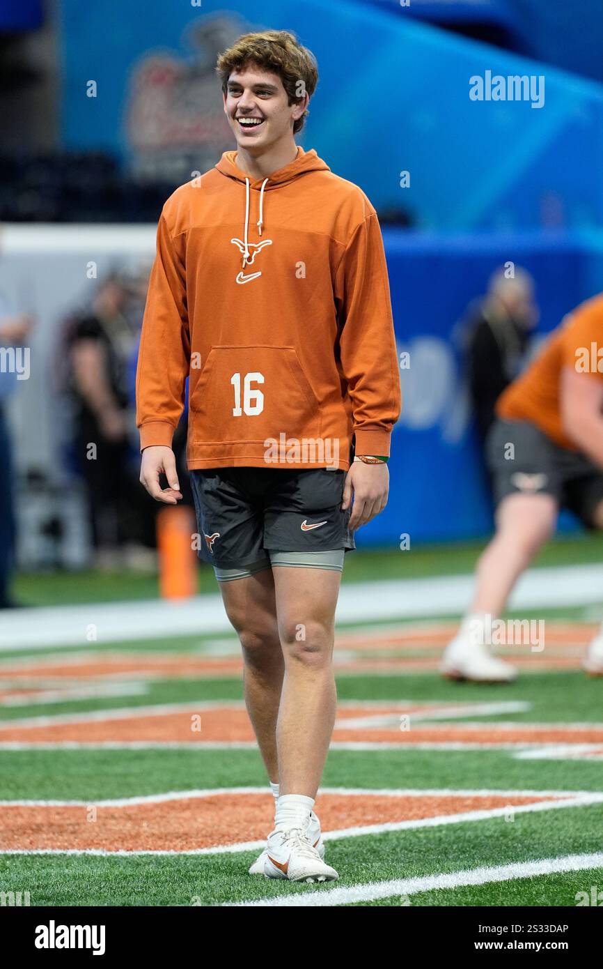 ATLANTA, GA - JANUARY 01: Quarterback Arch Manning #16 of the Texas ...
